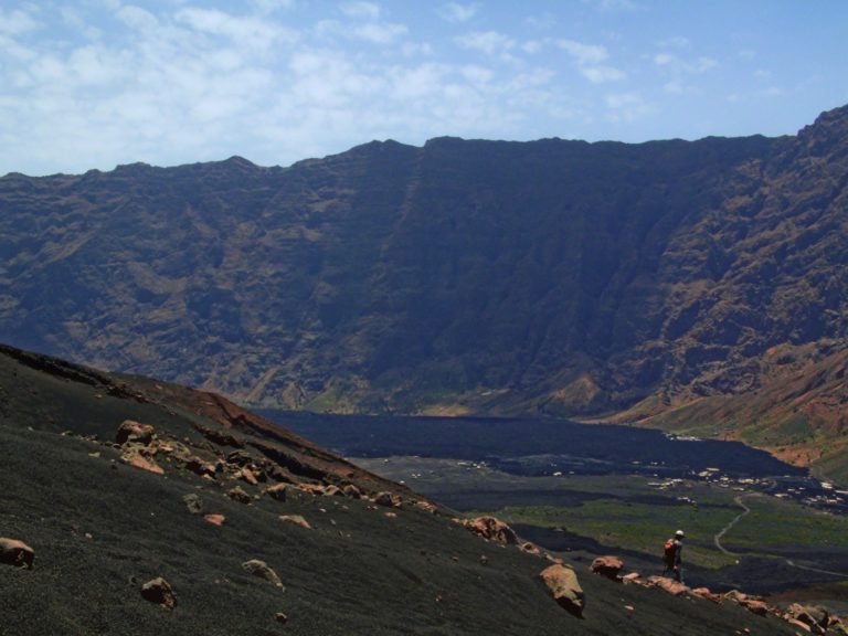 Ilha do Fogo - Cabo Verde: Guia Completo de Praias e Trilhas