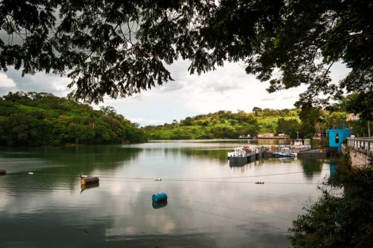 Piraju - SP: Conheça as Melhores Cachoeiras da Cidade!
