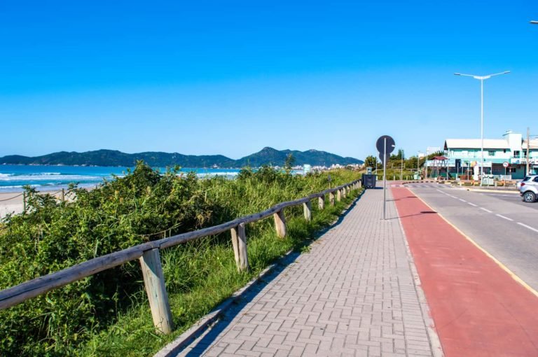 Melhores Praias de Bombinhas: As 13 Mais Bonitas (com mapa)