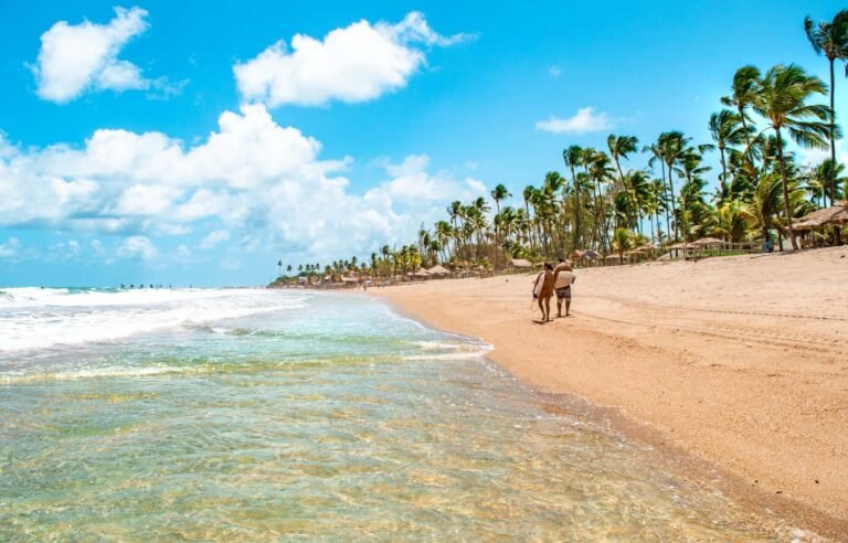 Praia e Pontal de Maracaípe: Um Paraíso em Porto de Galinhas!