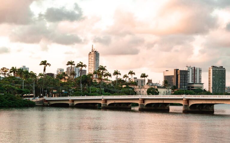 O Que Fazer em Recife: Guia de Praias e Pontos Turísticos